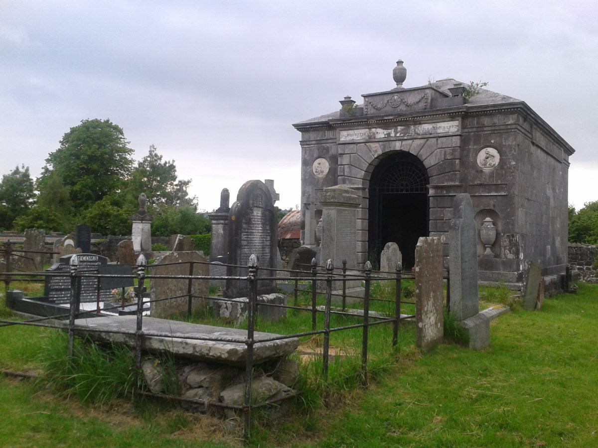 Mausolea & Memorials to the dead in Ireland – velvethummingbee